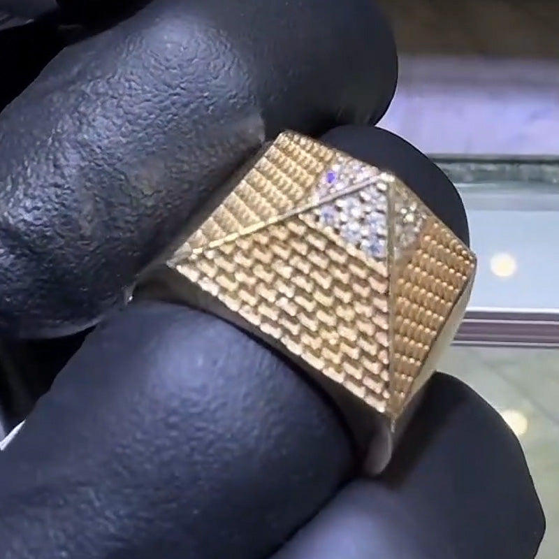 0.8ctw Perfect Pyramid Gemstone Ring